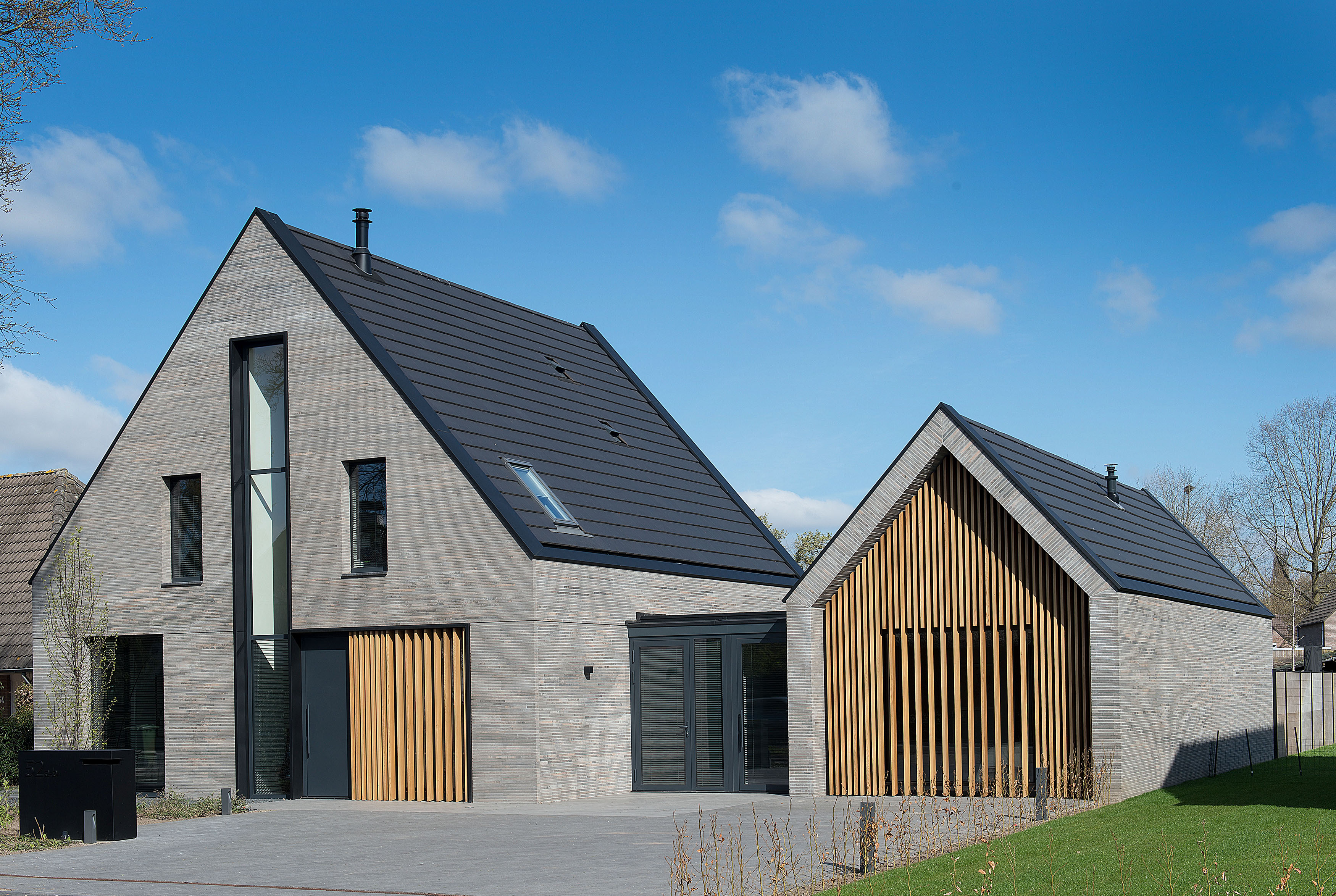 Gevel | Luxe Woning met Canadian Blue gevel | MBI De Steenmeesters