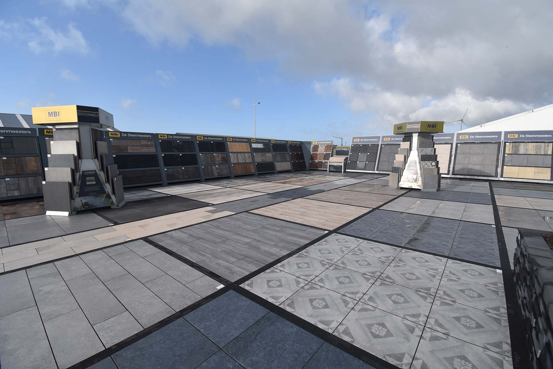 Tuintegels: stijlvol en functioneel | MBI De Steenmeesters